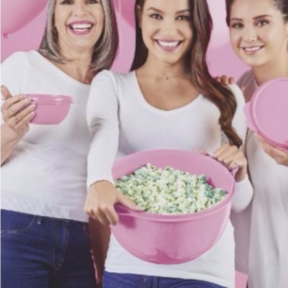 Tupperware | Kitchen | New Tupperware Thatsa Bowl 4 Liter 59cups Pink ...